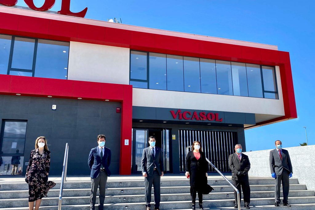 Vicasol recibe la visita del presidente de la Junta de Andalucía para ...